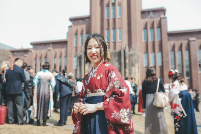 【東大卒業式2025】笑顔あふれる本郷キャンパスで、卒業生に突撃インタビュー | UmeeT